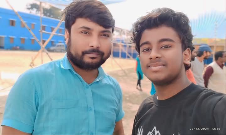 Artist Itz Sahin Topper Met With Former Teacher During Holi Celebrations - IssueWire